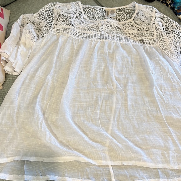 Simply Irresistible | Tops | White Blouse By Simply Irresistible Women ...